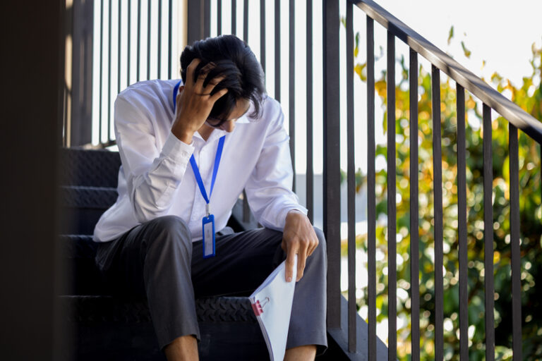 Absenteísmo: o que é, causas e como reduzir no trabalho